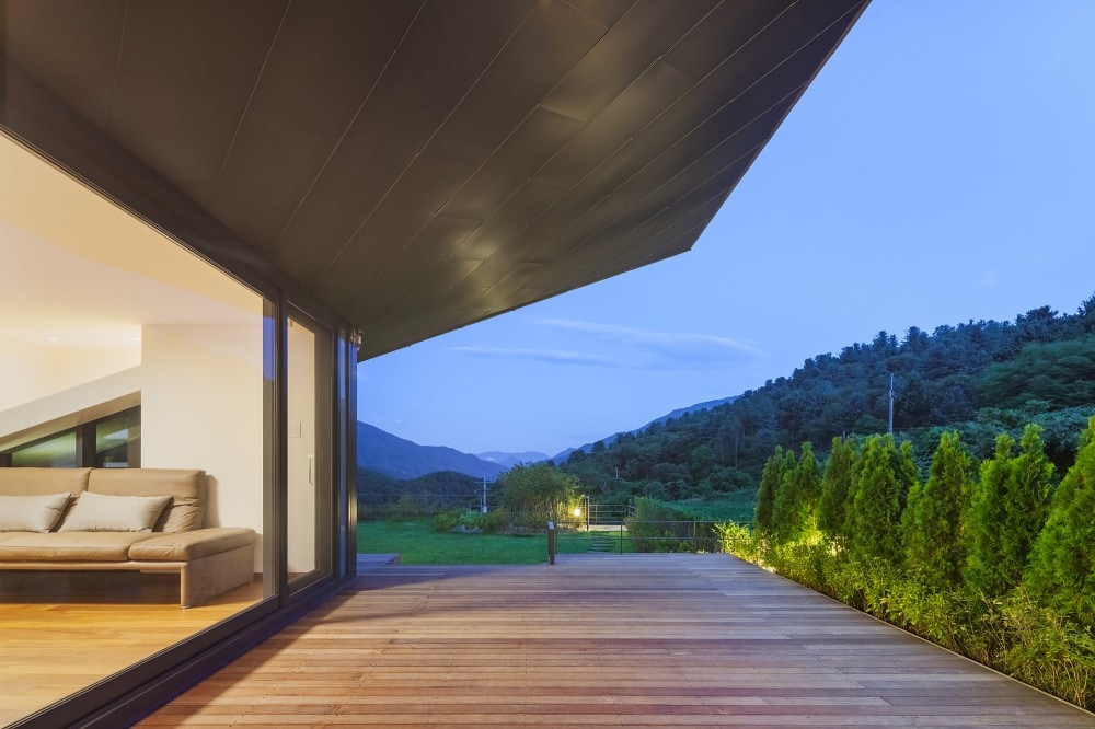 Leibal — Leaning House