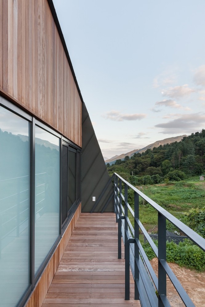 Leibal — Leaning House