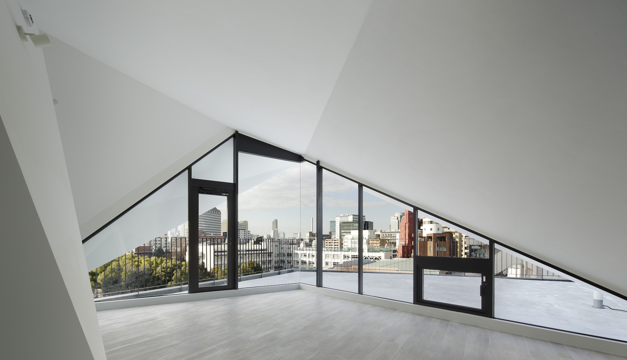 Folding Roof House | Leibal