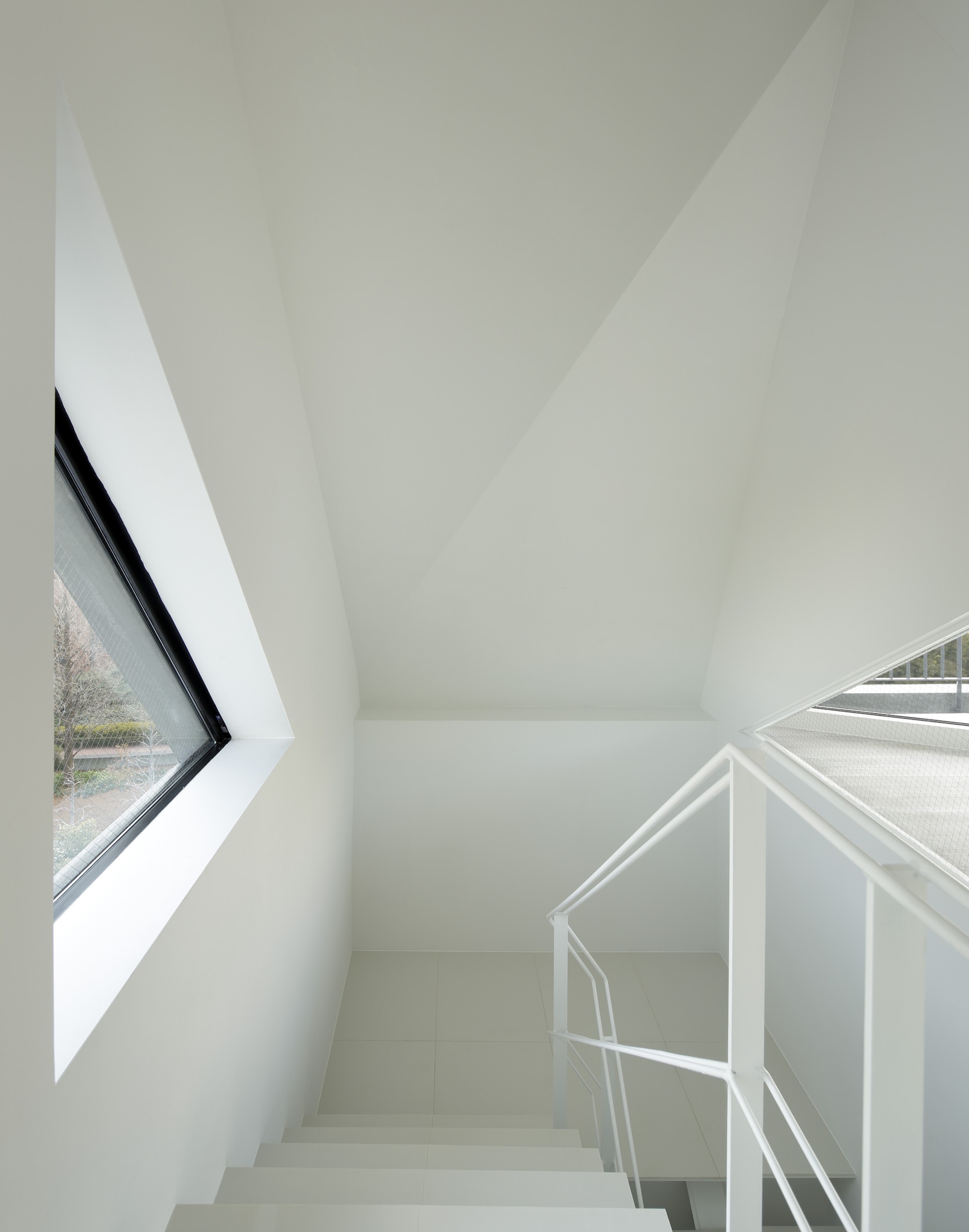 Folding Roof House | Leibal