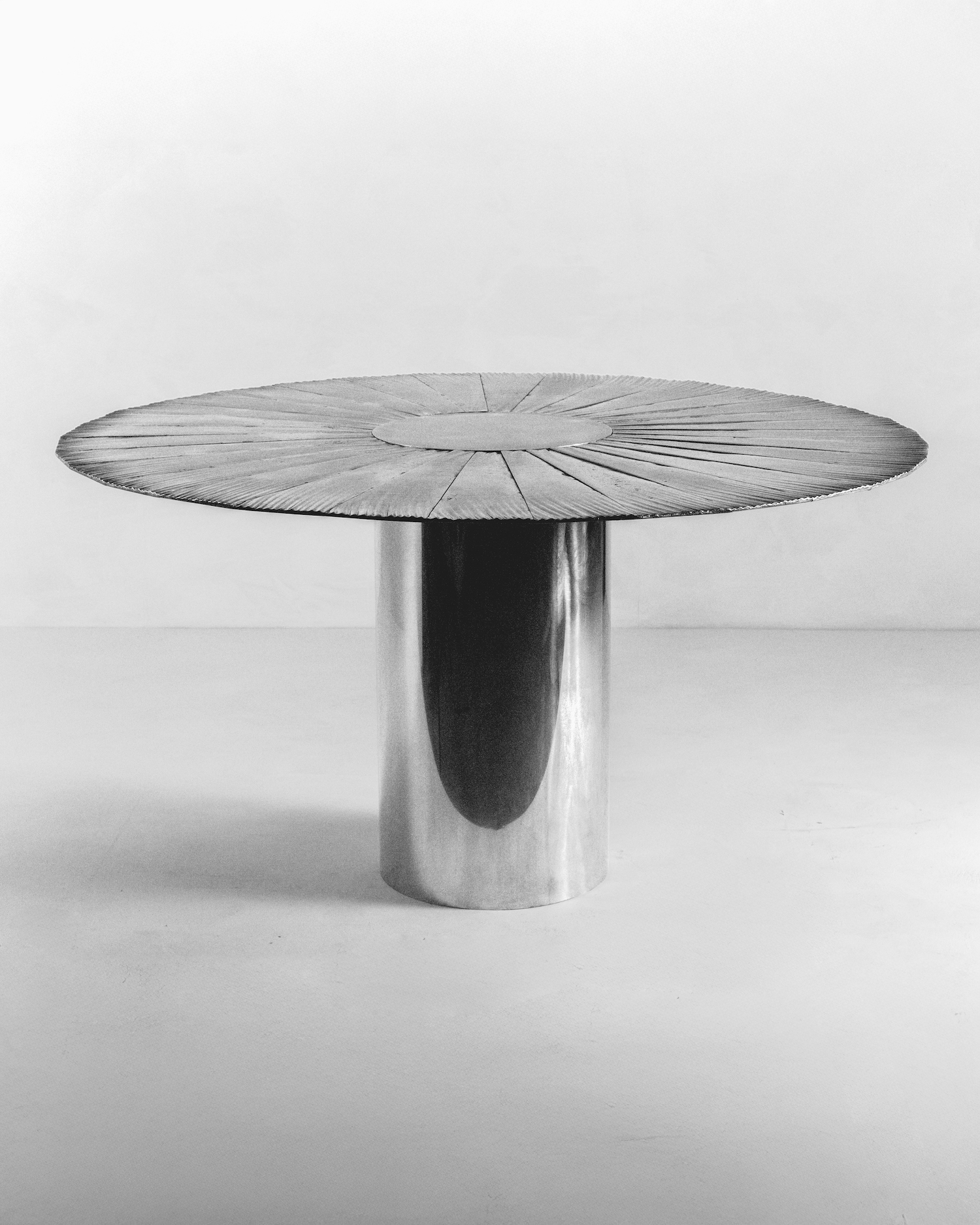 Leibal — Curoso Table
